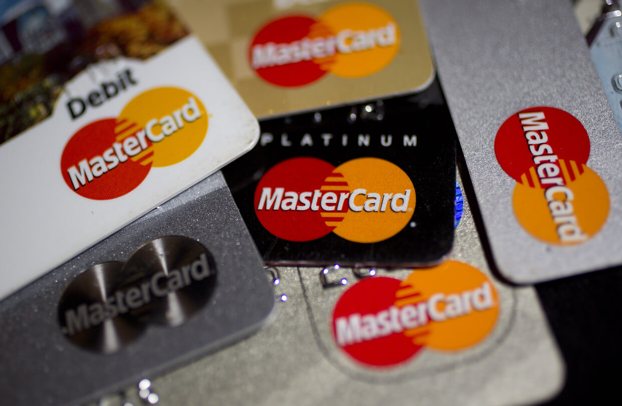 Mastercard anuncia tecnologia que permite pagamento com face ou mãos ...