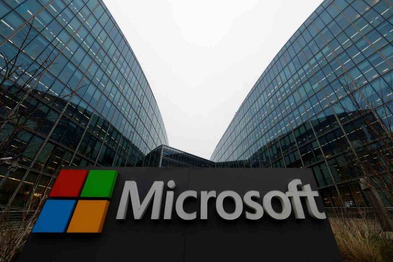 Microsoft anuncia investimento de R$ 14,7 bilhões no Brasil para ...